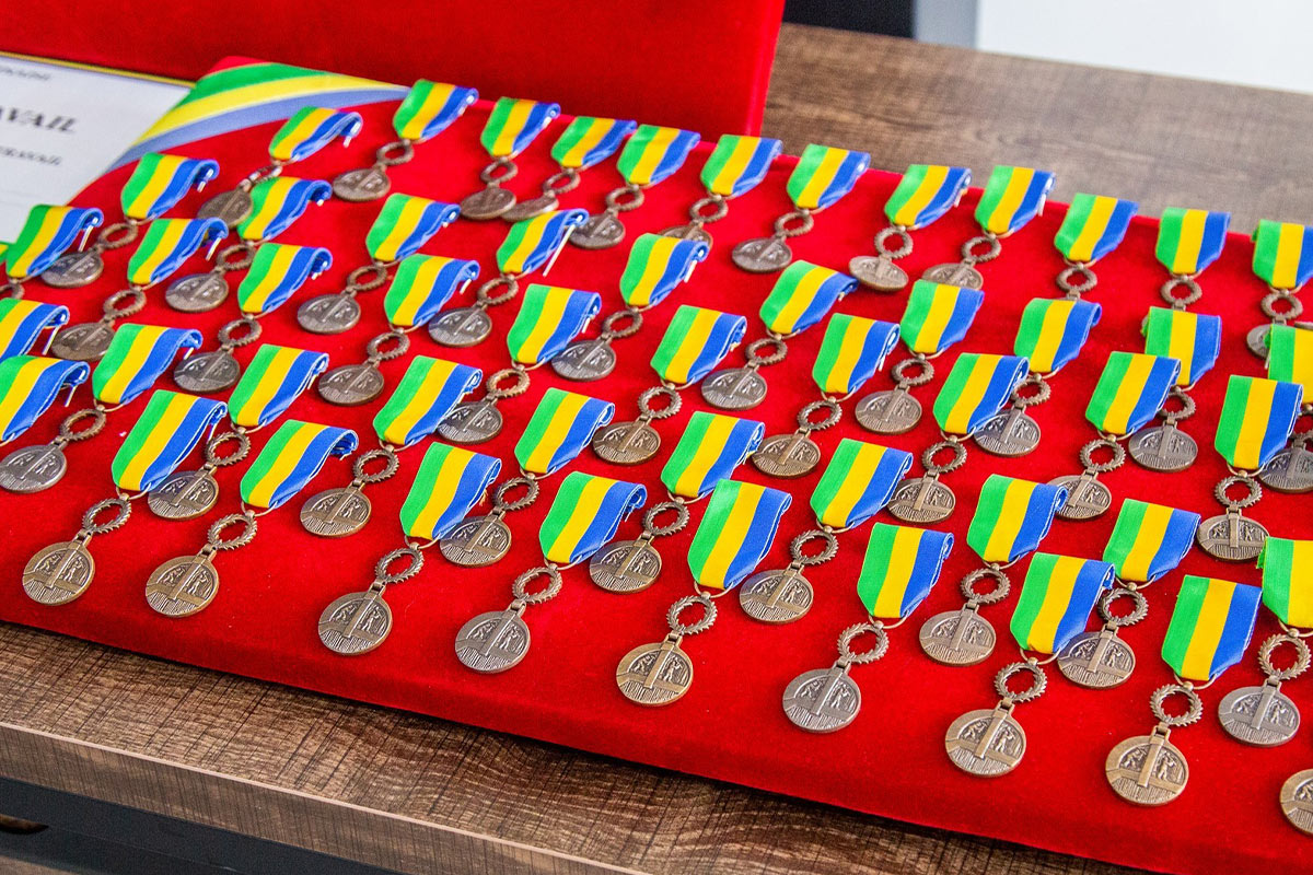 15 Décembre 2023 : Remise de médailles à 19 Agents de la Sogamatec – SOGAMATEC